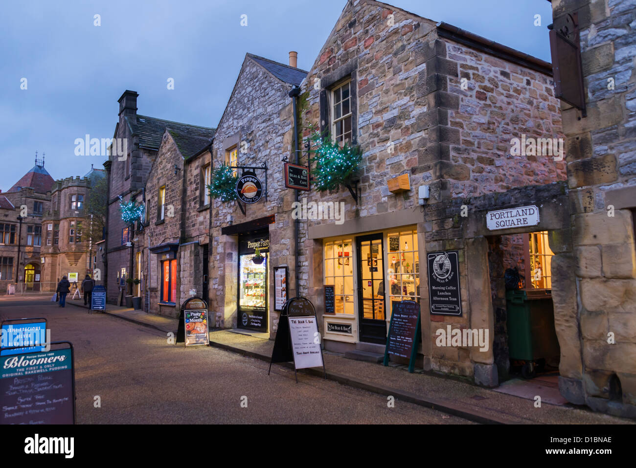 Streets and shops of the Derbyshire Market town of Bakewell at night ...
