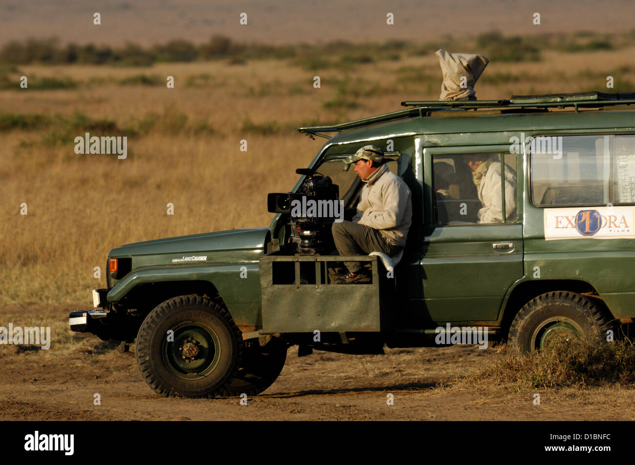 Filming animals hi-res stock photography and images - Alamy