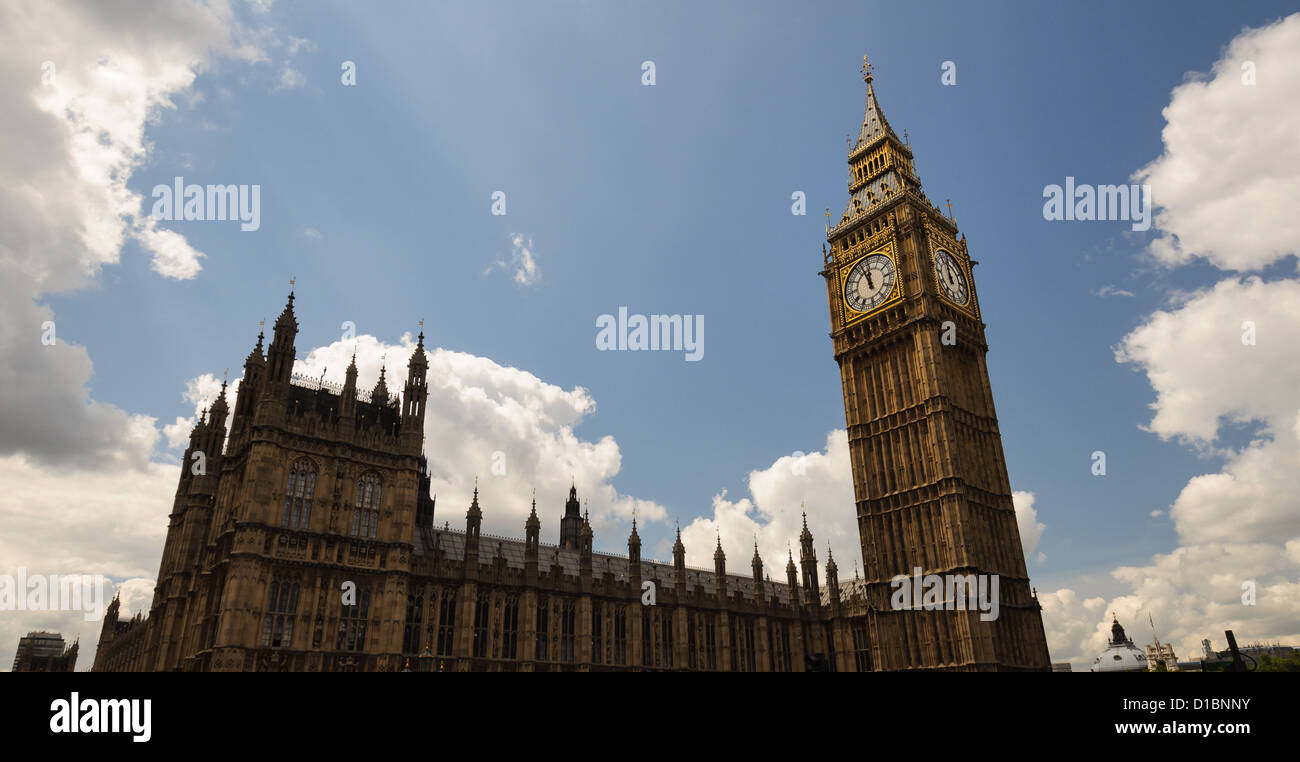 London sun big ben hi-res stock photography and images - Alamy