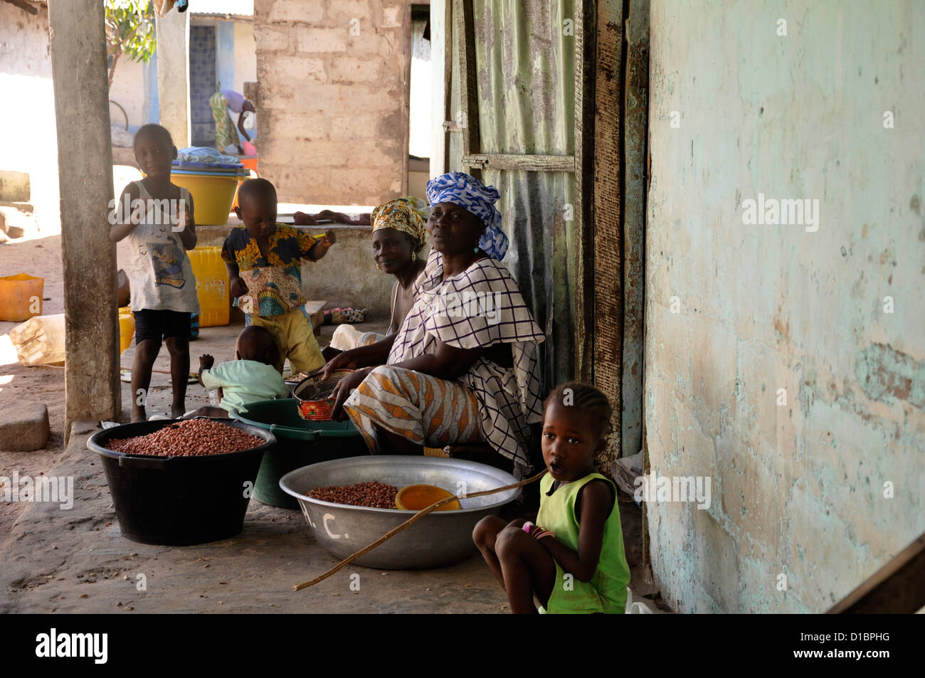 Gambia africa food groundnuts hi-res stock photography and images - Alamy