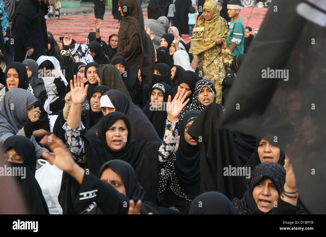 Shiite Muslims hold protest against target killing and genocide of ...