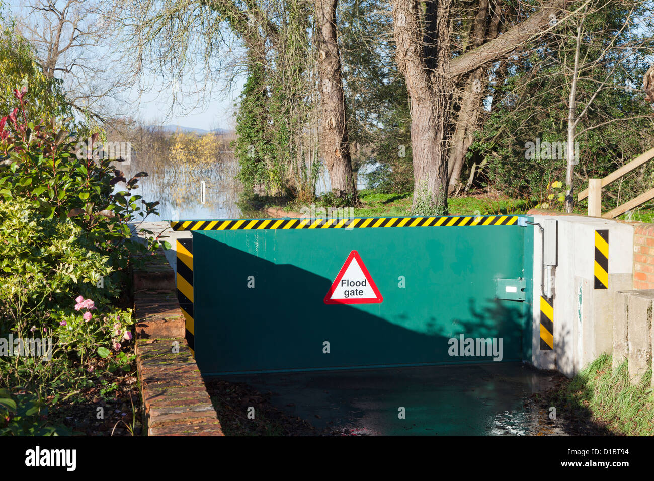 Floods by the River Severn - 29th November 2012 - flood defences on a ...