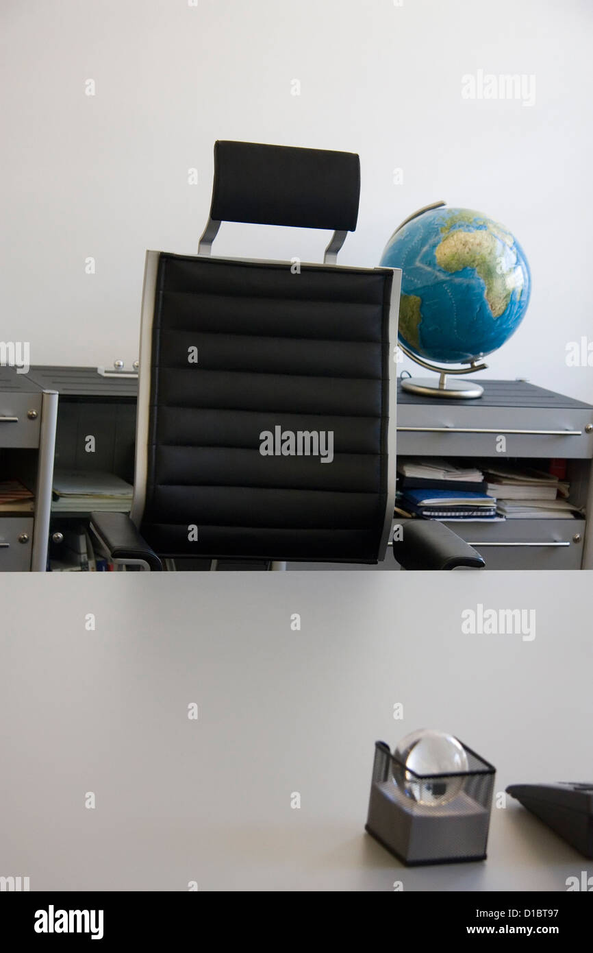 Foreign office interior hi-res stock photography and images - Alamy