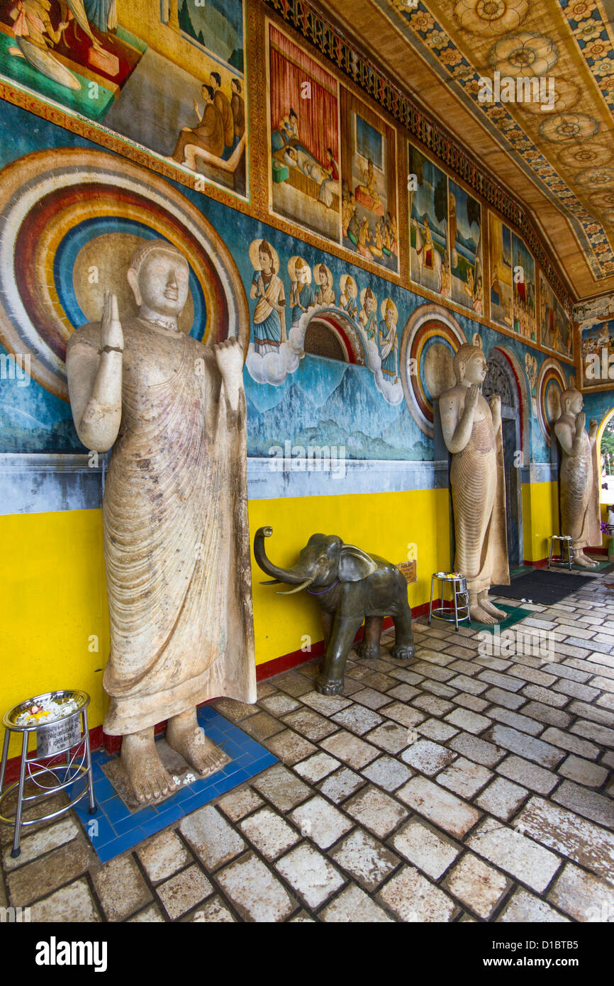 Buddha statues ruvanvalisaya hi-res stock photography and images - Alamy