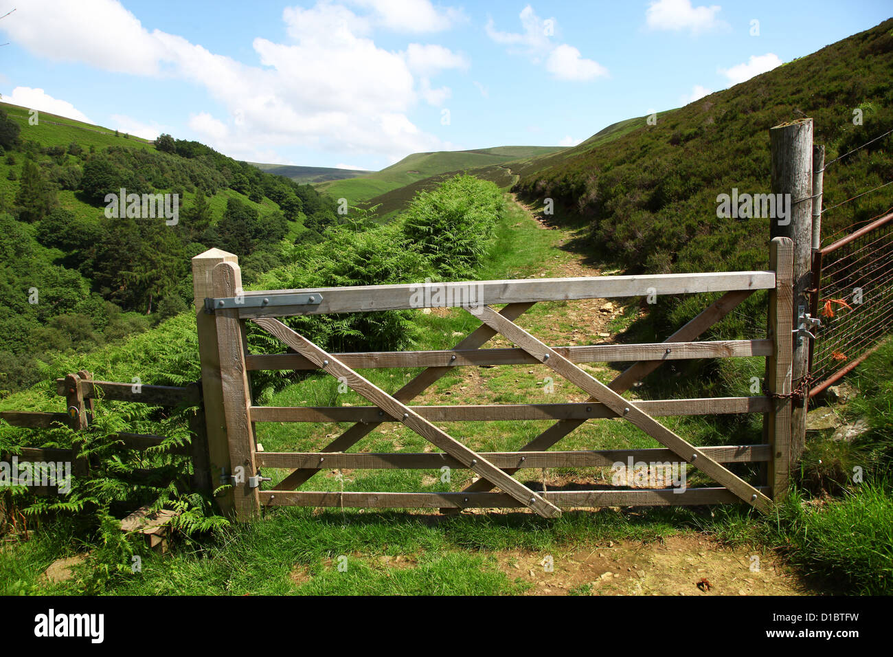 Five barred gate hi-res stock photography and images - Alamy