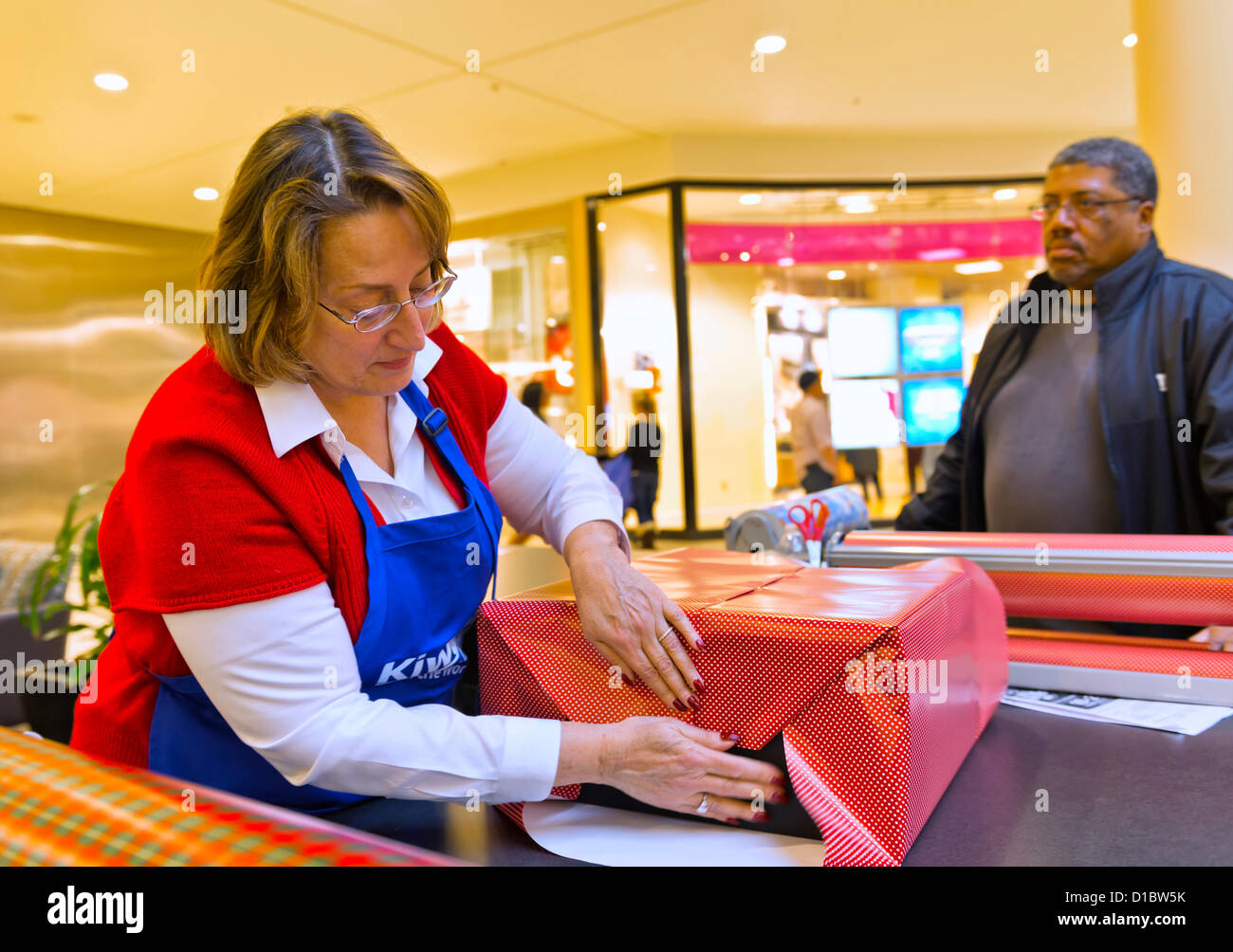 Dec. 12, 2012 - Garden City, New York, U.S. - EILEEN GONZALEZ, of ...