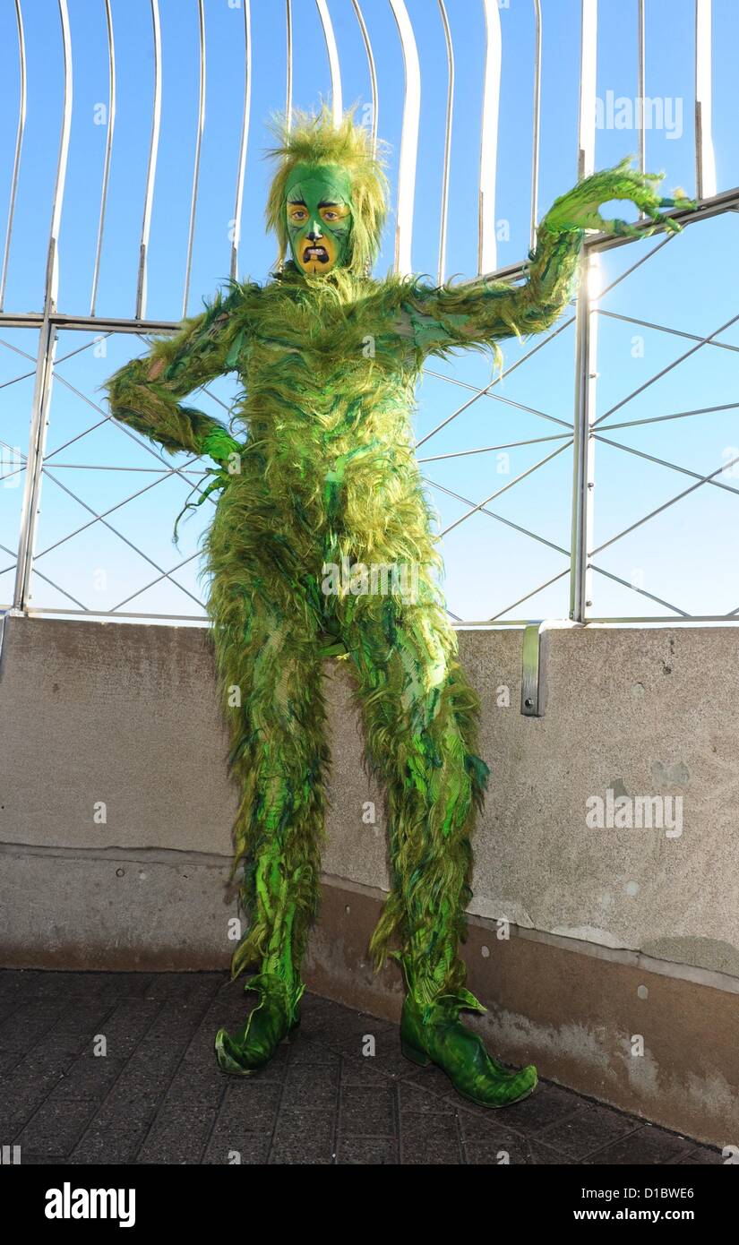 Dr seuss' the grinch musical hi-res stock photography and images - Alamy
