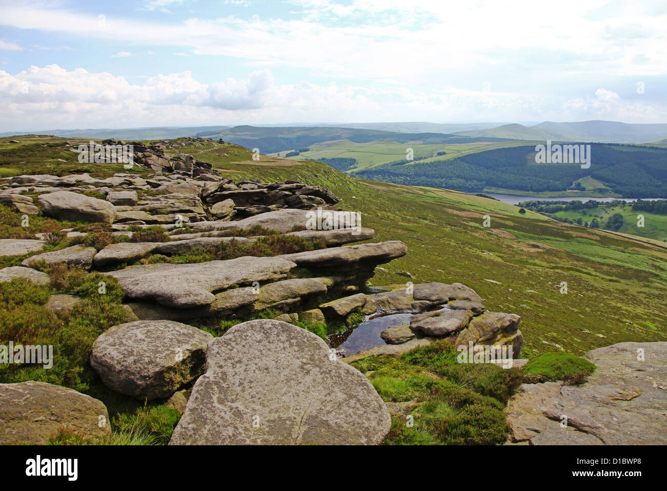 Dovestone Tor Derwent Edge Millstone Grit escarpment Dark Peak District ...
