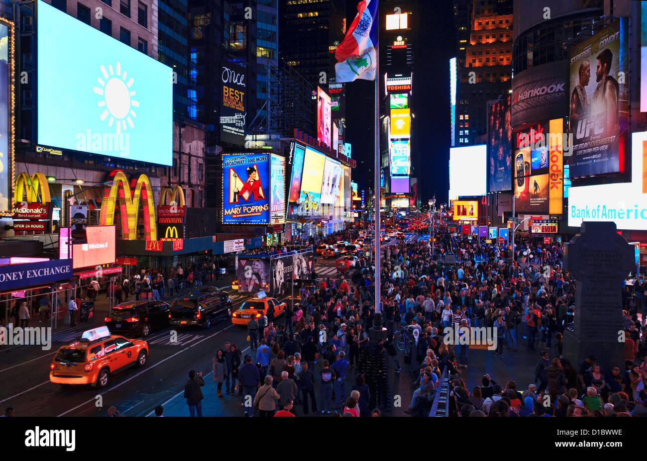 Crowd of people at Times Square New York City New York Stock Photo - Alamy