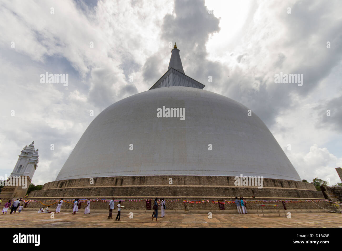 Ruwanwelisaya High Resolution Stock Photography and Images - Alamy