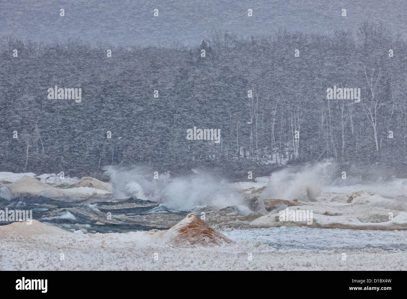 Michigan upper peninsula snow hi-res stock photography and images - Alamy