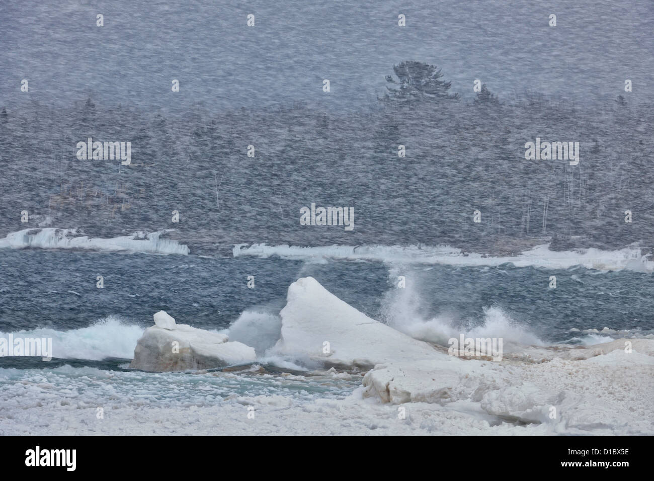 Ice storm effects in lake hi-res stock photography and images - Alamy
