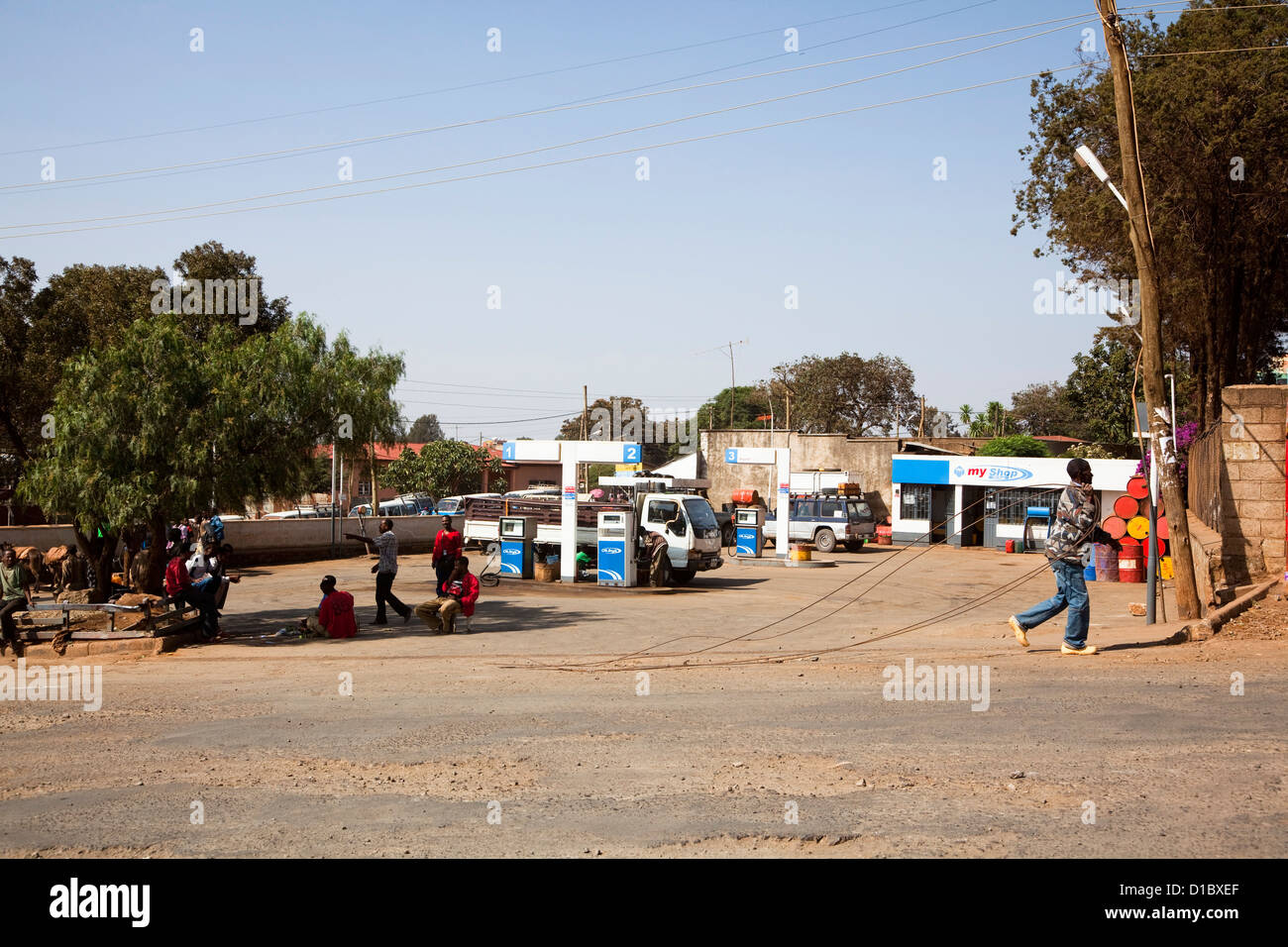 Main street in Sodo, a rift valley town in Ethiopia with on Oilybia ...