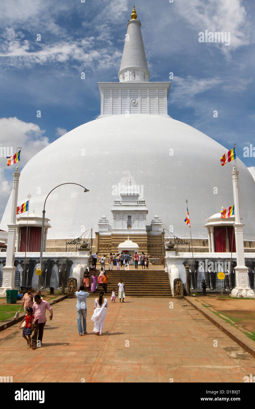 Entrance of Ruwanwelisaya Stock Photo - Alamy