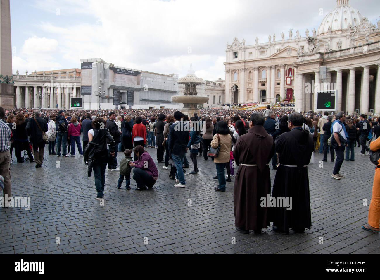 Vatican square and easter hi-res stock photography and images - Alamy