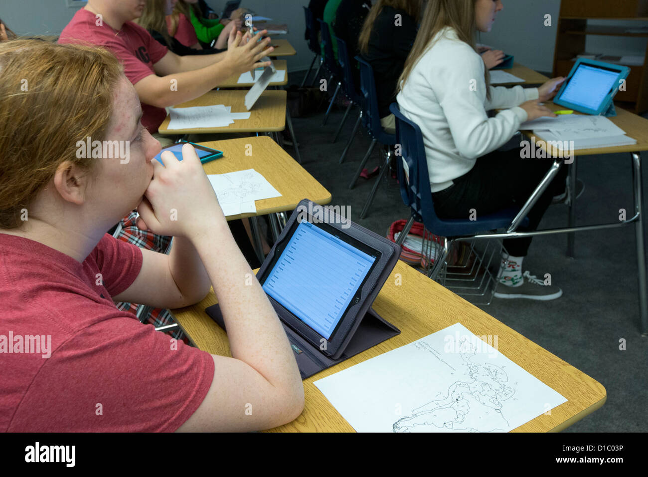 Private school classroom ipads hi-res stock photography and images - Alamy