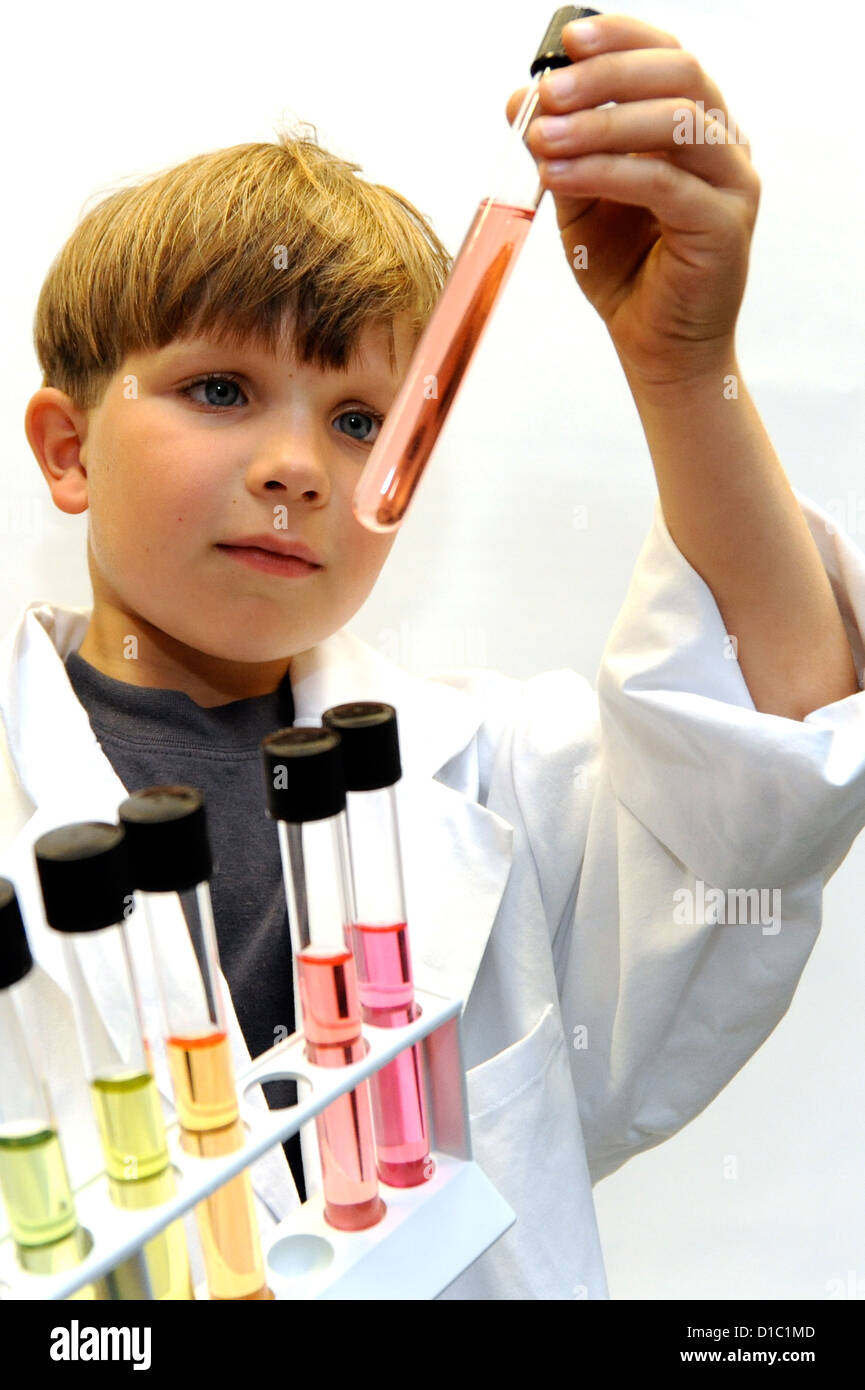 Ph scale hi-res stock photography and images - Alamy