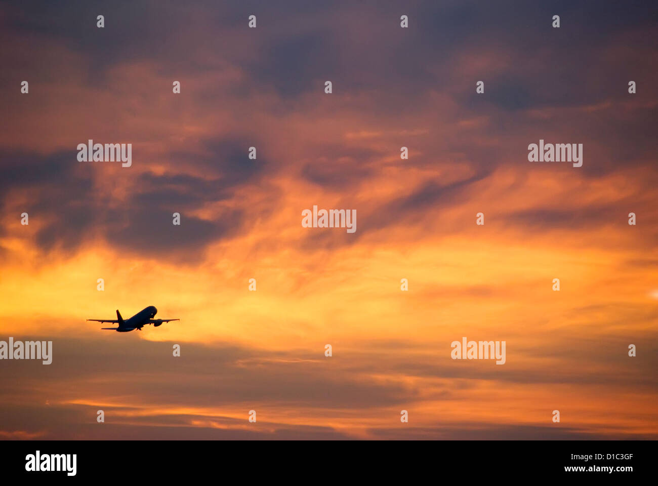 Jet gaining elevation after taking off from Chicago's O'Hare ...