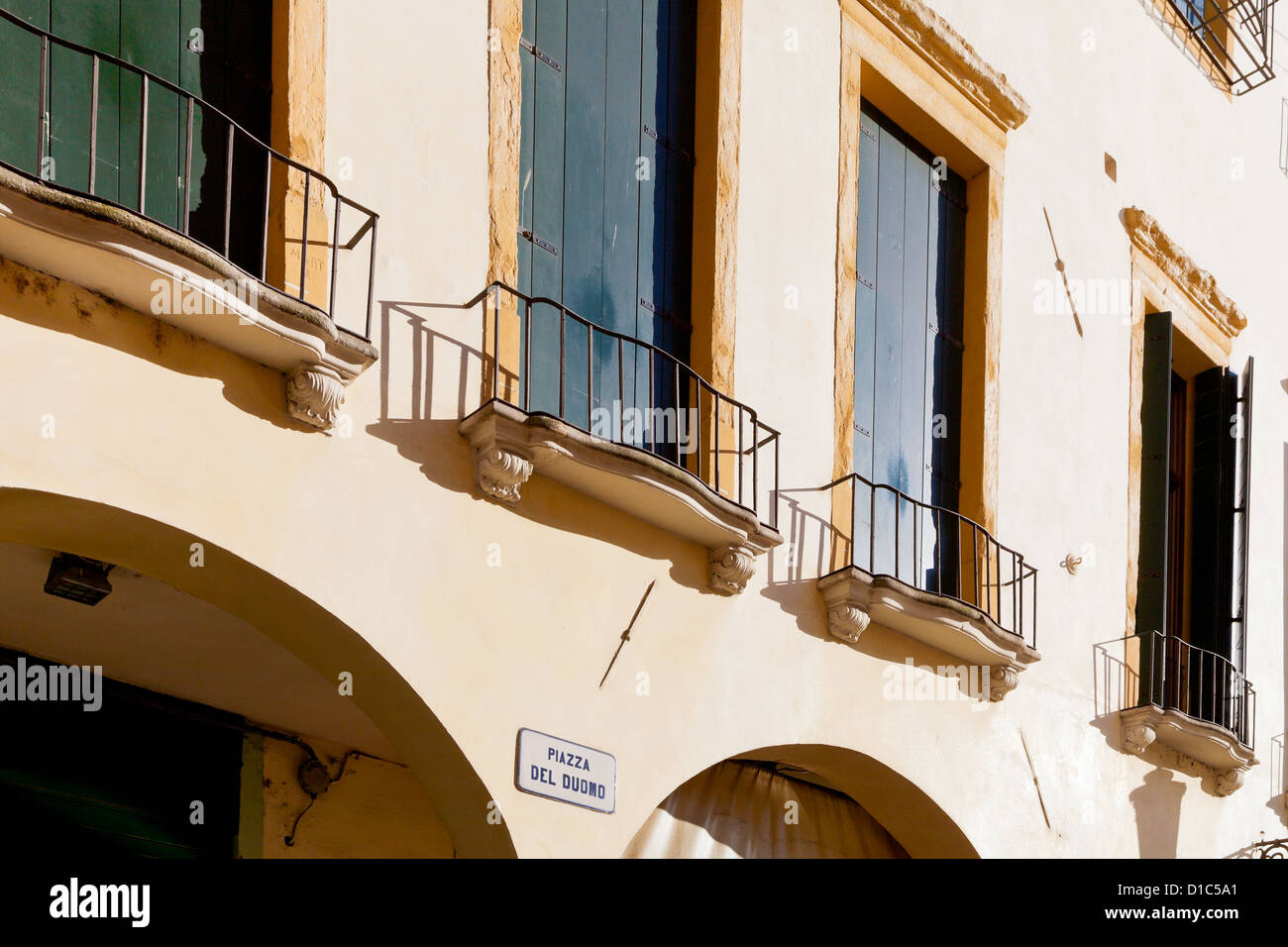 Piazza del duomo sign hi-res stock photography and images - Alamy