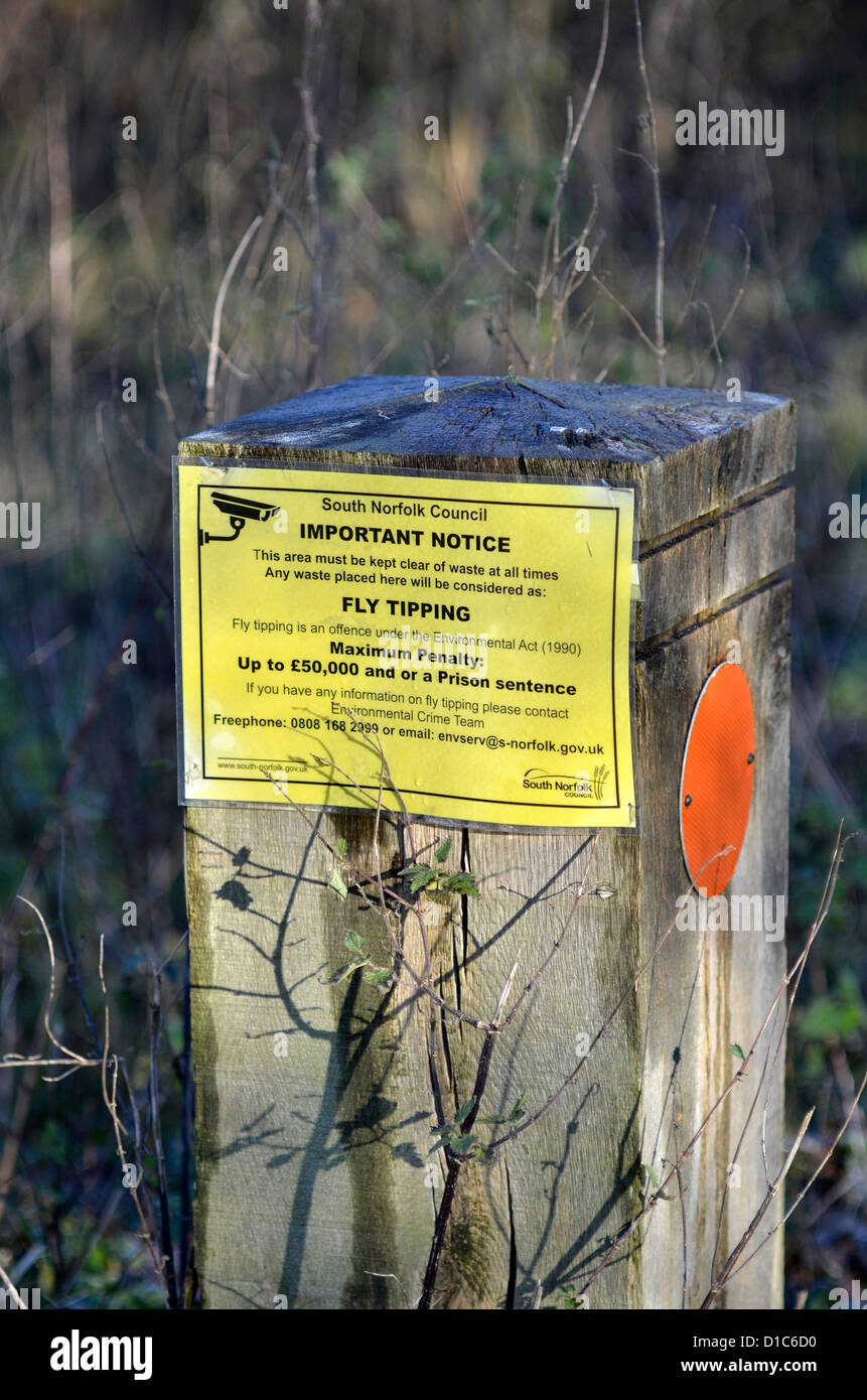 Fly tipping notice hi-res stock photography and images - Alamy