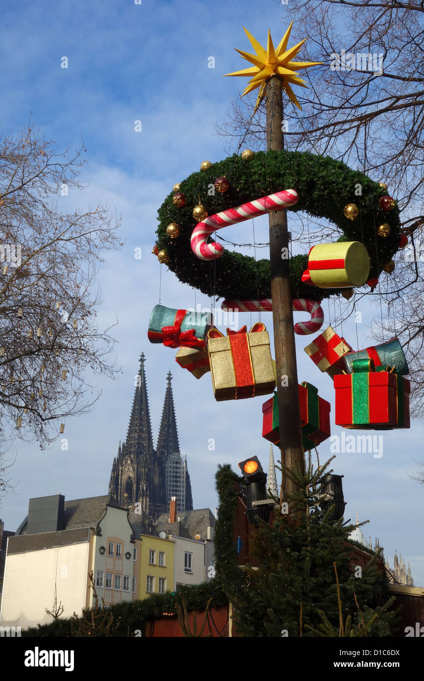 Display at the entrance to Alter Markt Christmas Market, Cologne Stock ...