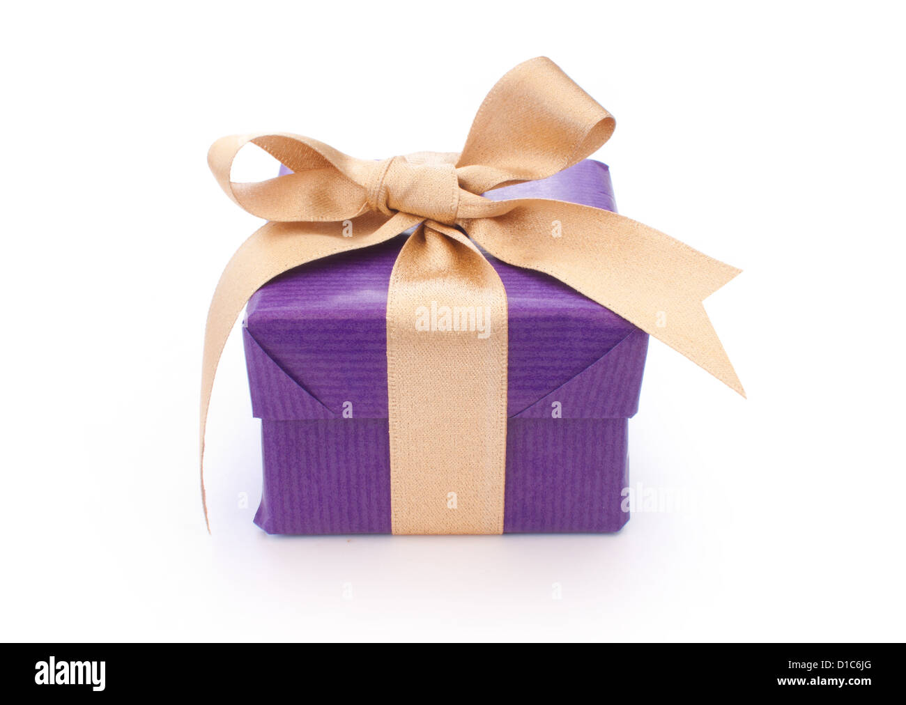 Purple gift box present hi-res stock photography and images - Alamy