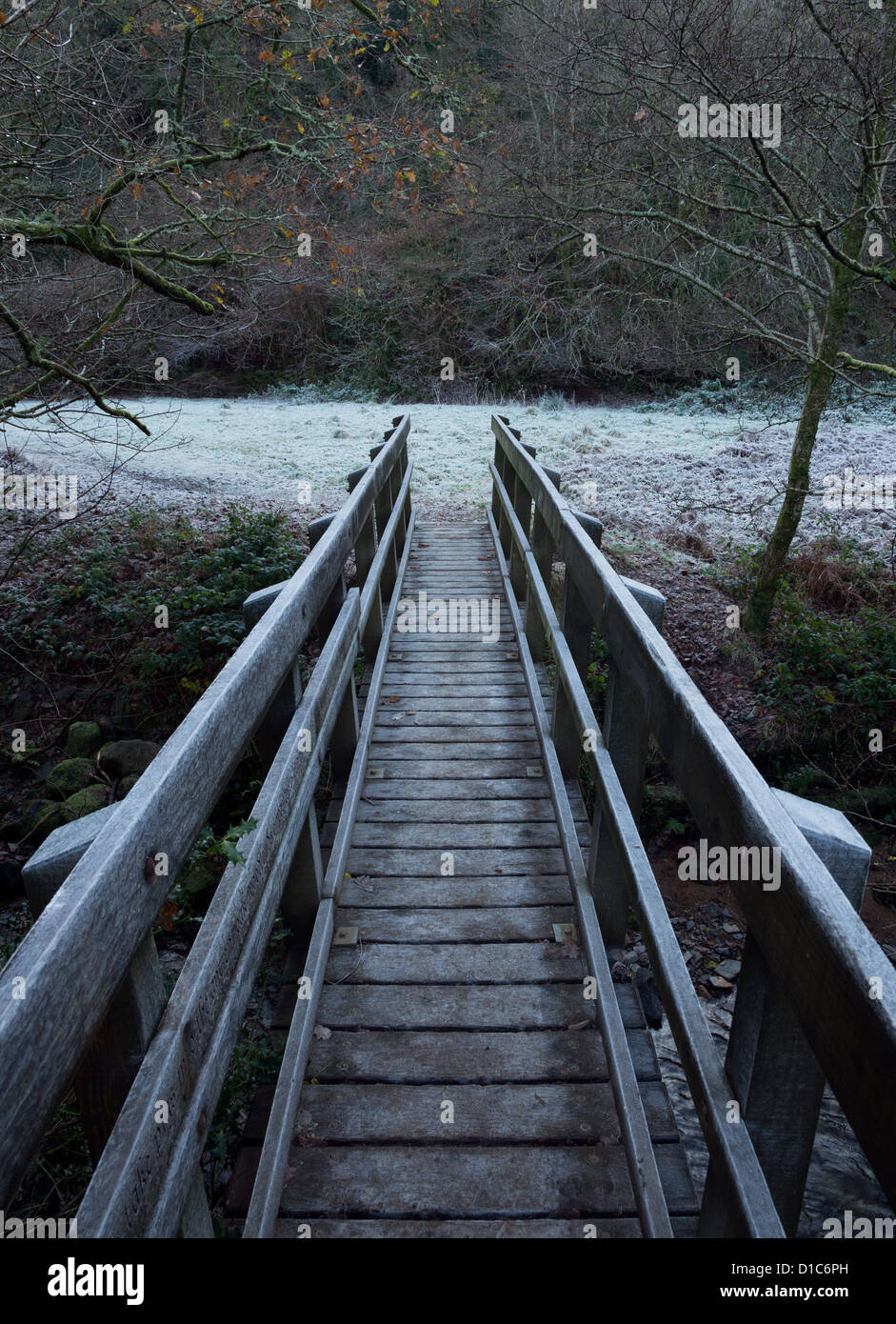 Covered wooden footbridge hi-res stock photography and images - Alamy