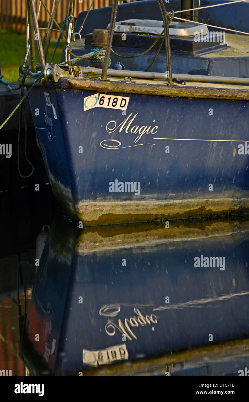 Neglected boat hi-res stock photography and images - Alamy