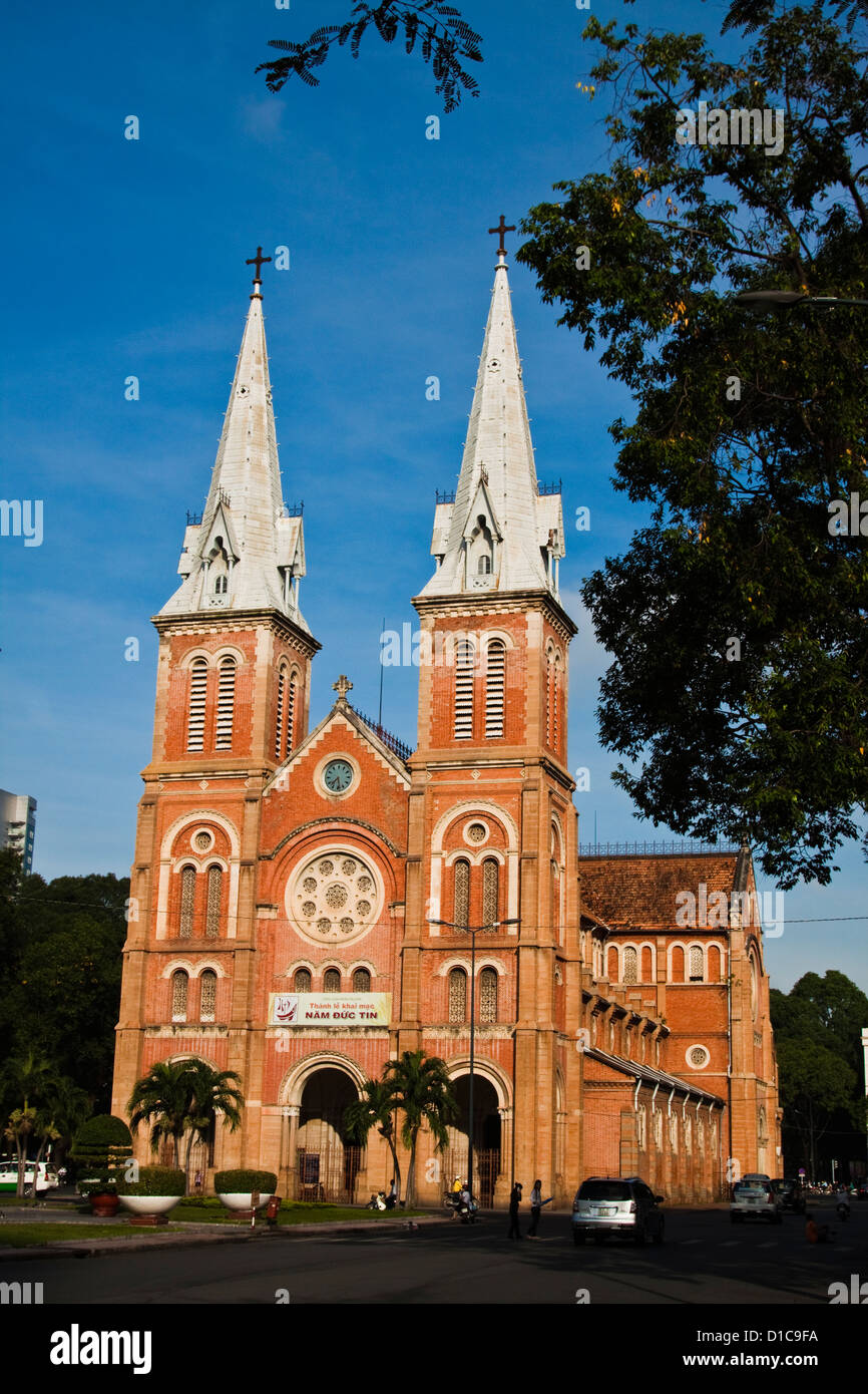 Notre Dame cathedral Saigon Stock Photo - Alamy