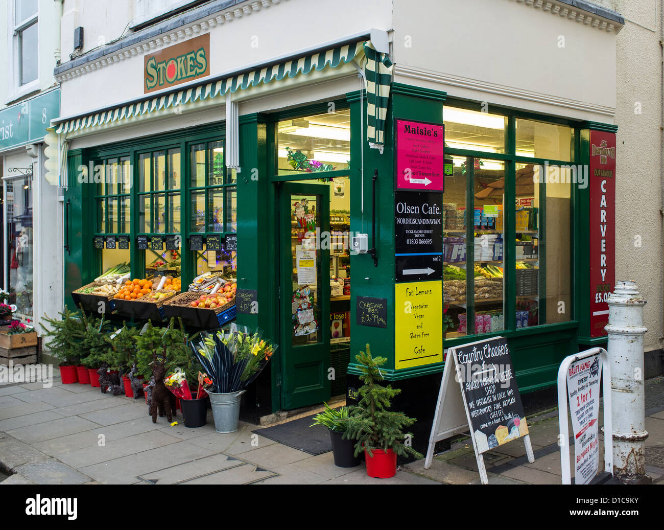 Shop greengrocer hi-res stock photography and images - Alamy