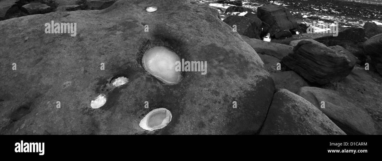 Wintertime on Burbage Rocks, Peak District National Park, Derbyshire ...