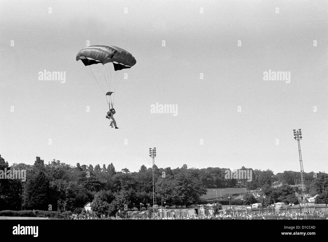 Parachute pilot hi-res stock photography and images - Alamy