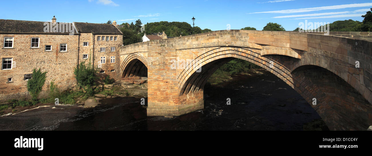 Stone bridge over the river Tees at Barnard Castle town, Upper Teesdale ...