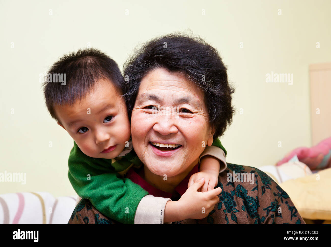 Japanese grandmother and grandson hi-res stock photography and images ...