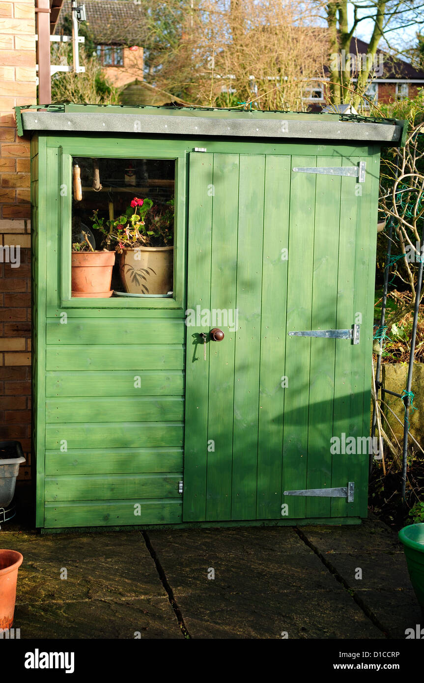 Back garden sheds hi-res stock photography and images - Alamy