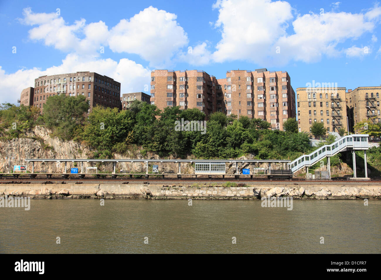 MarbleHill, Metro-North Railroad’s Hudson Line, Harlem River, Manhattan ...
