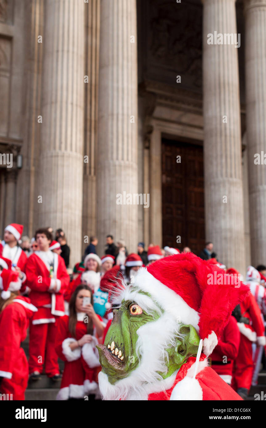 Santa grinch hi-res stock photography and images - Alamy