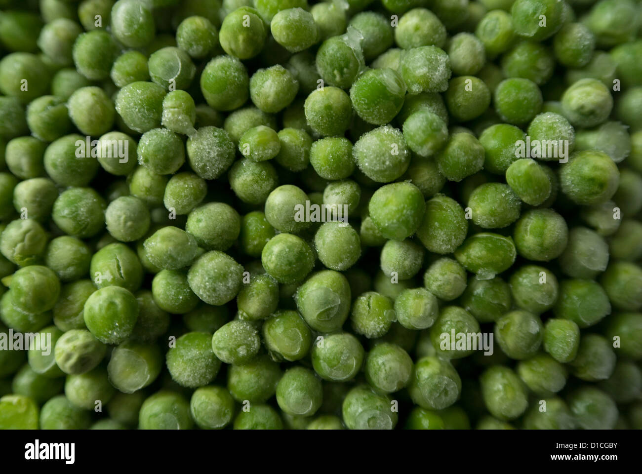 Petite peas hi-res stock photography and images - Alamy