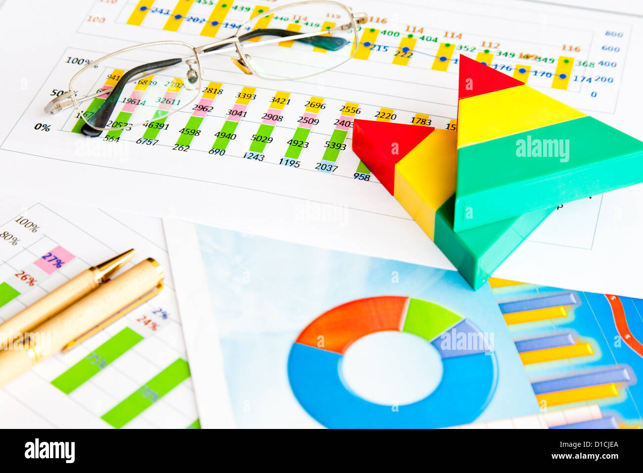 Financial report background hi-res stock photography and images - Alamy
