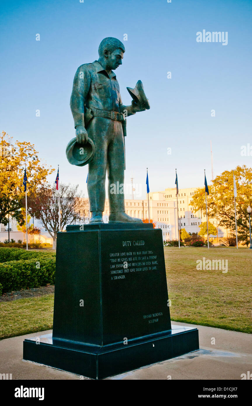 Statue to fallen police officers , "Duty Called" Memorial, Montgomery ...
