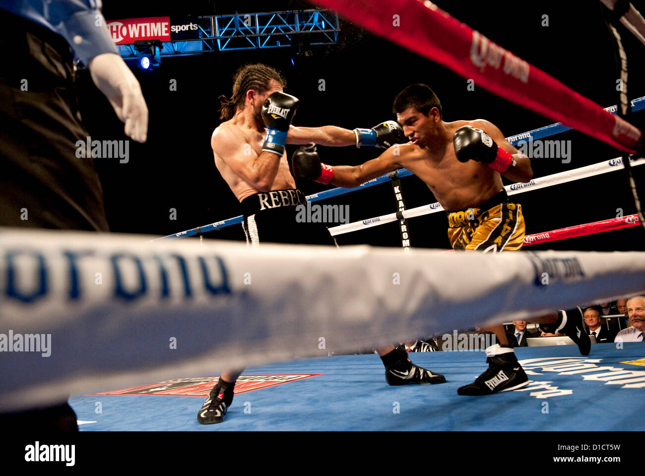 15 round decision hi-res stock photography and images - Alamy