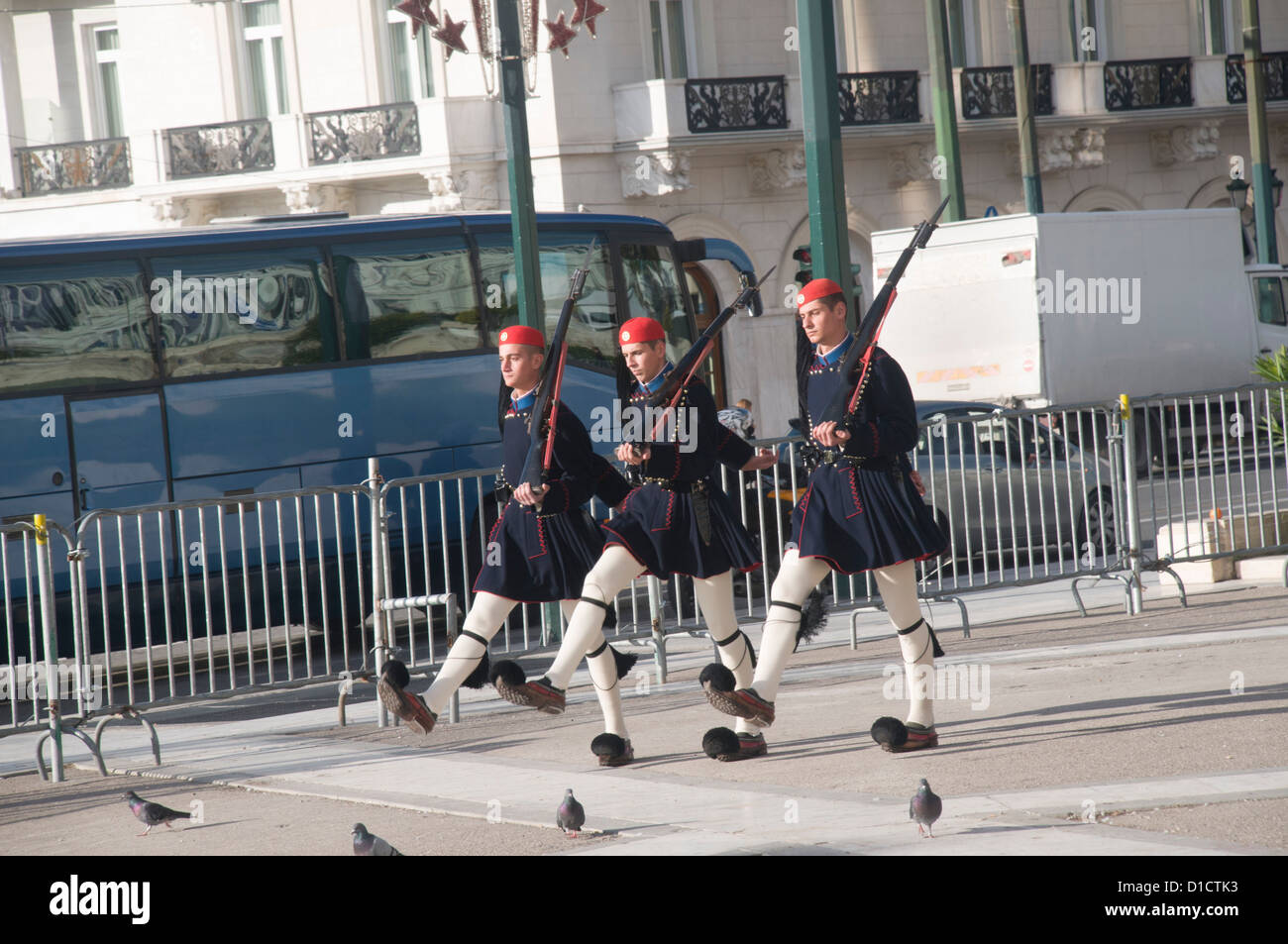 Changing the guards ceremony, Parliament building, Syntagma Square ...