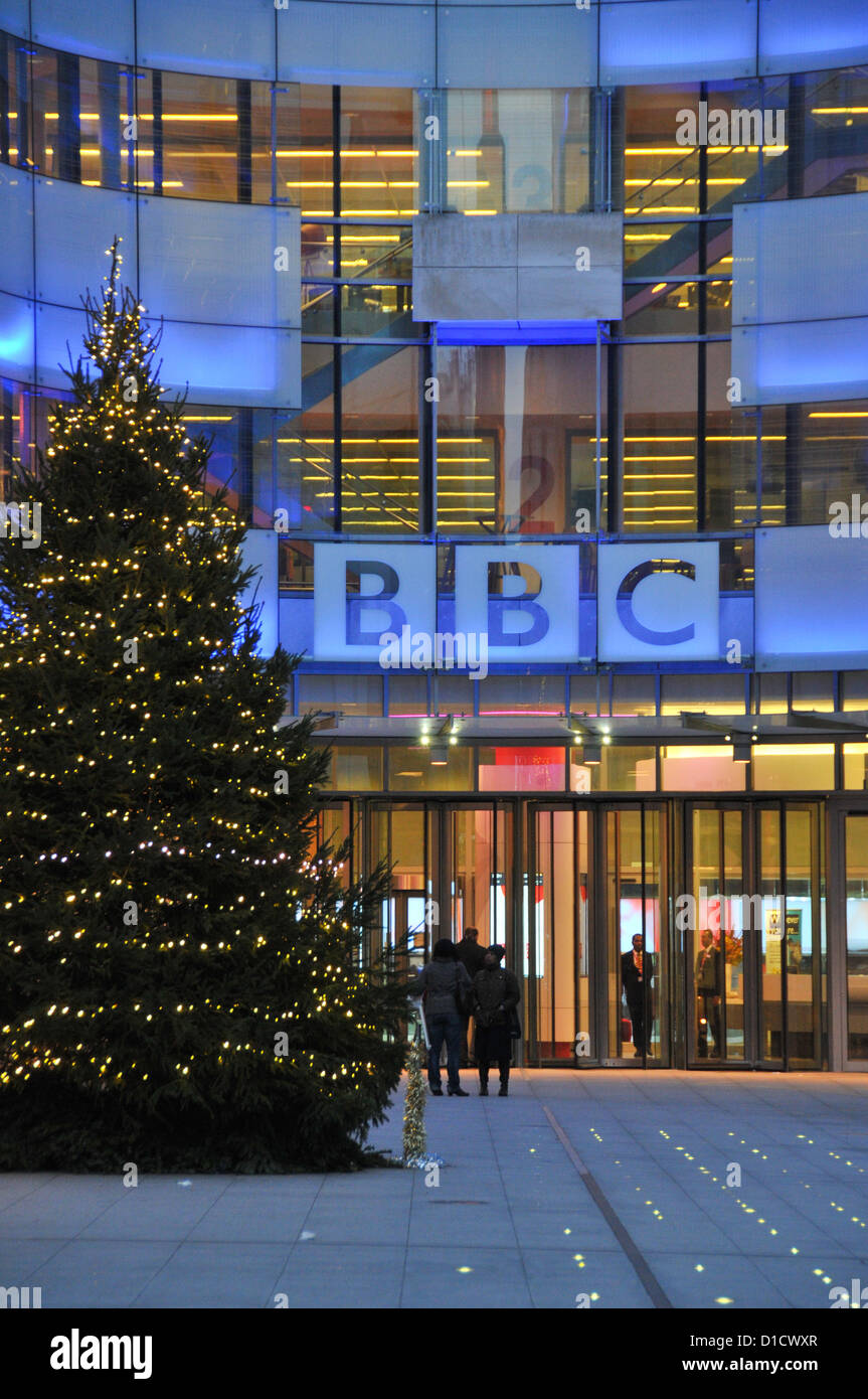 Broadcasting house bbc night hi-res stock photography and images - Alamy