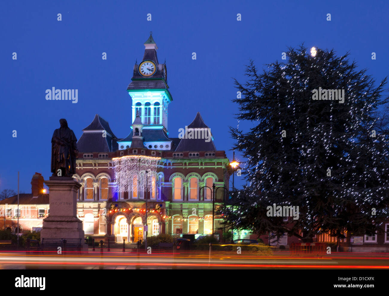 Grantham Town Hall and statue of Sir Isaac Newton at Xmas, Lincolnshire ...