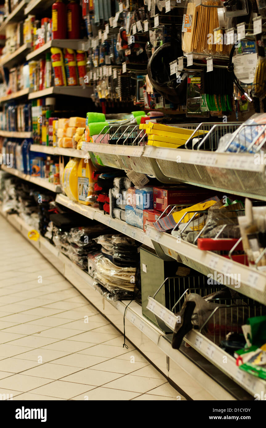Hardware aisle hi-res stock photography and images - Alamy