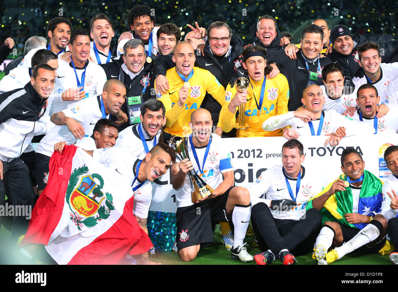 Kanagawa, Japan. 16th December 2012. Corinthians team group, DECEMBER ...
