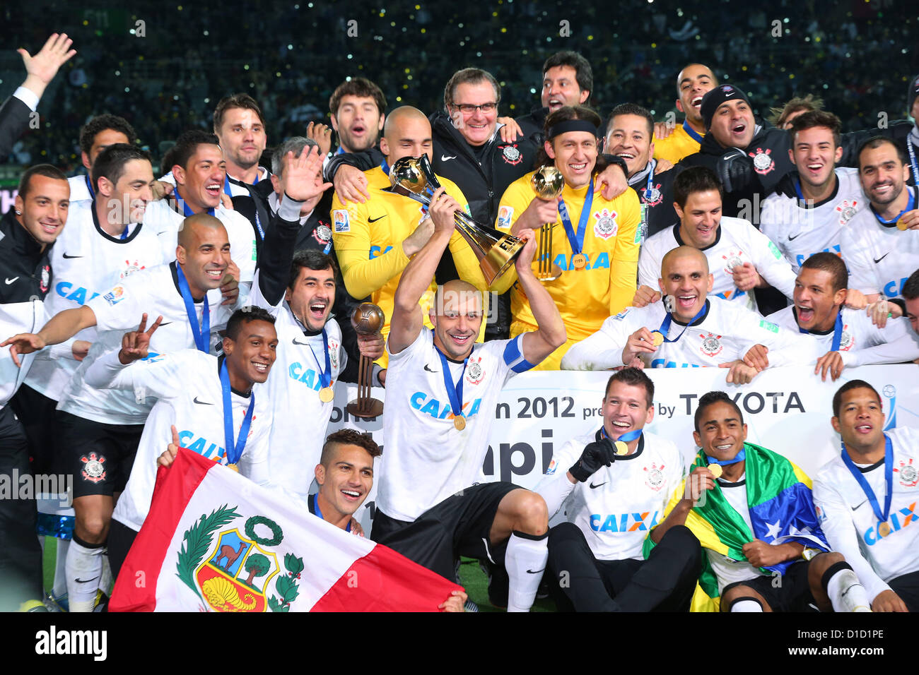 Kanagawa, Japan. 16th December 2012. Corinthians team group, DECEMBER ...