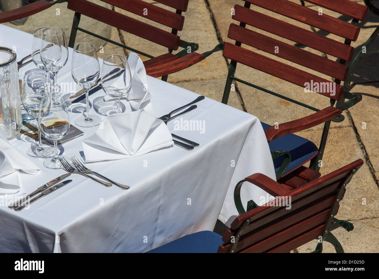 Open air terrace hi-res stock photography and images - Alamy