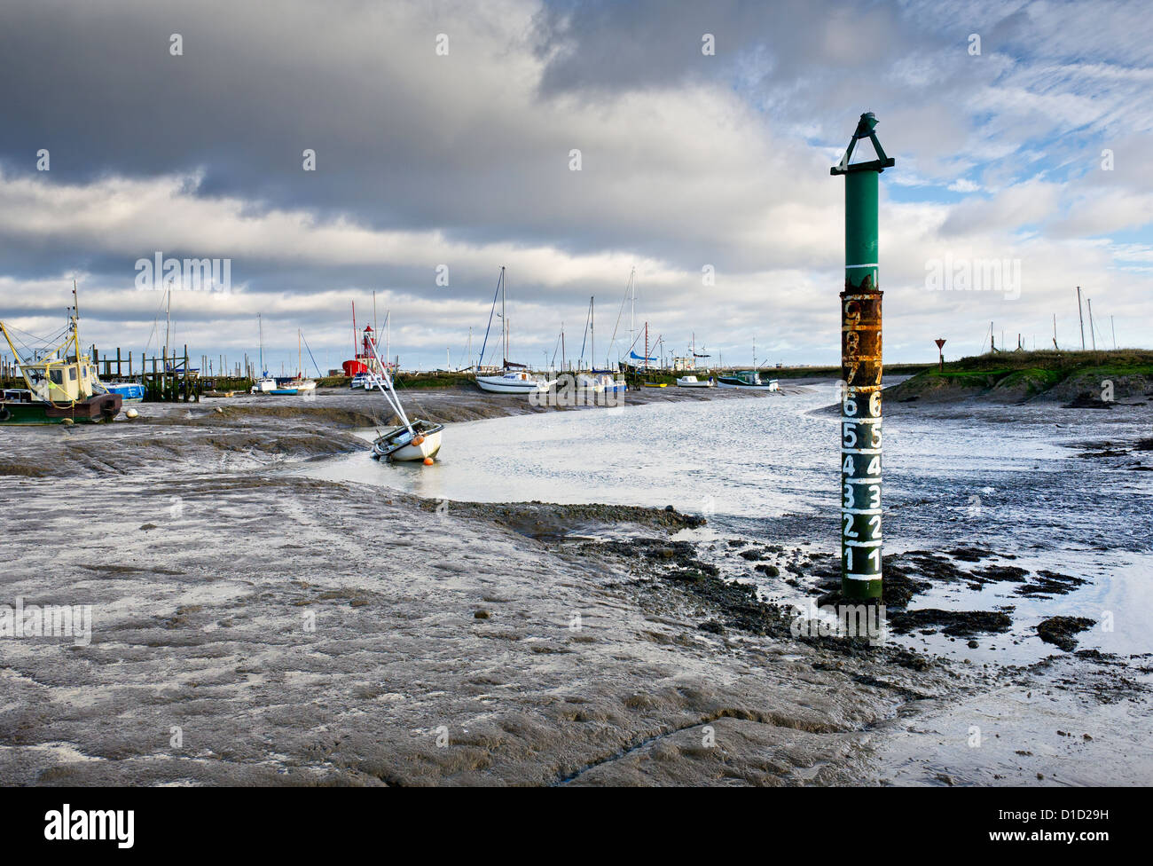 Mudflats boats hi-res stock photography and images - Alamy
