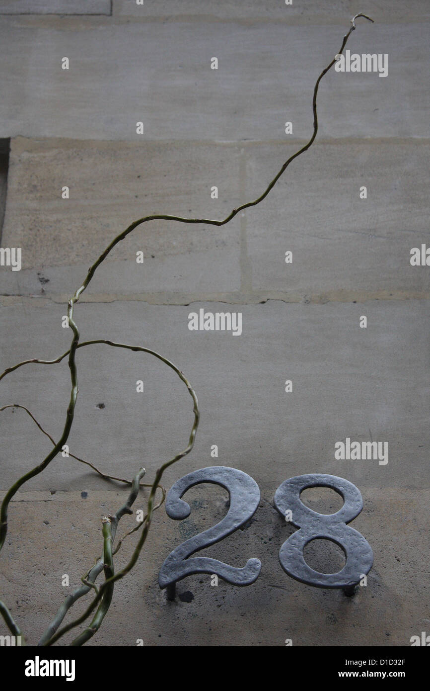 House number 28 sign hi-res stock photography and images - Alamy